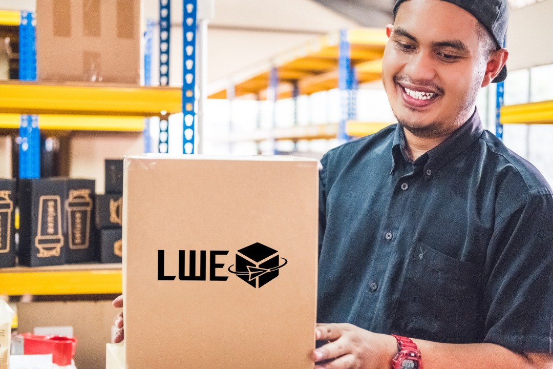 LWE, your Cross-Border Logistics Experts LWE, 让包裹轻松抵达海外顾客家门口